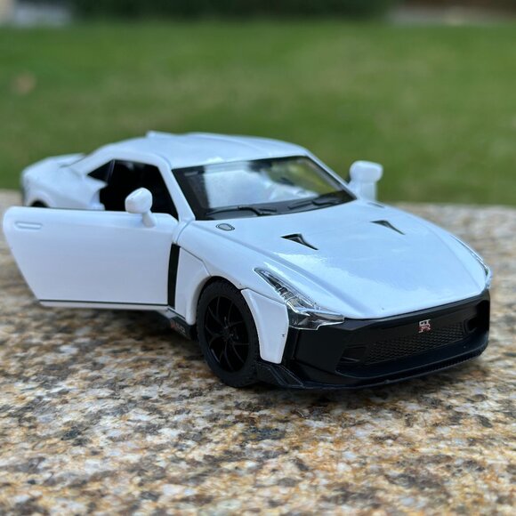 Toys | 132 Scale Nissan Gtr Diecast Car Model Collectible And Detailed ...